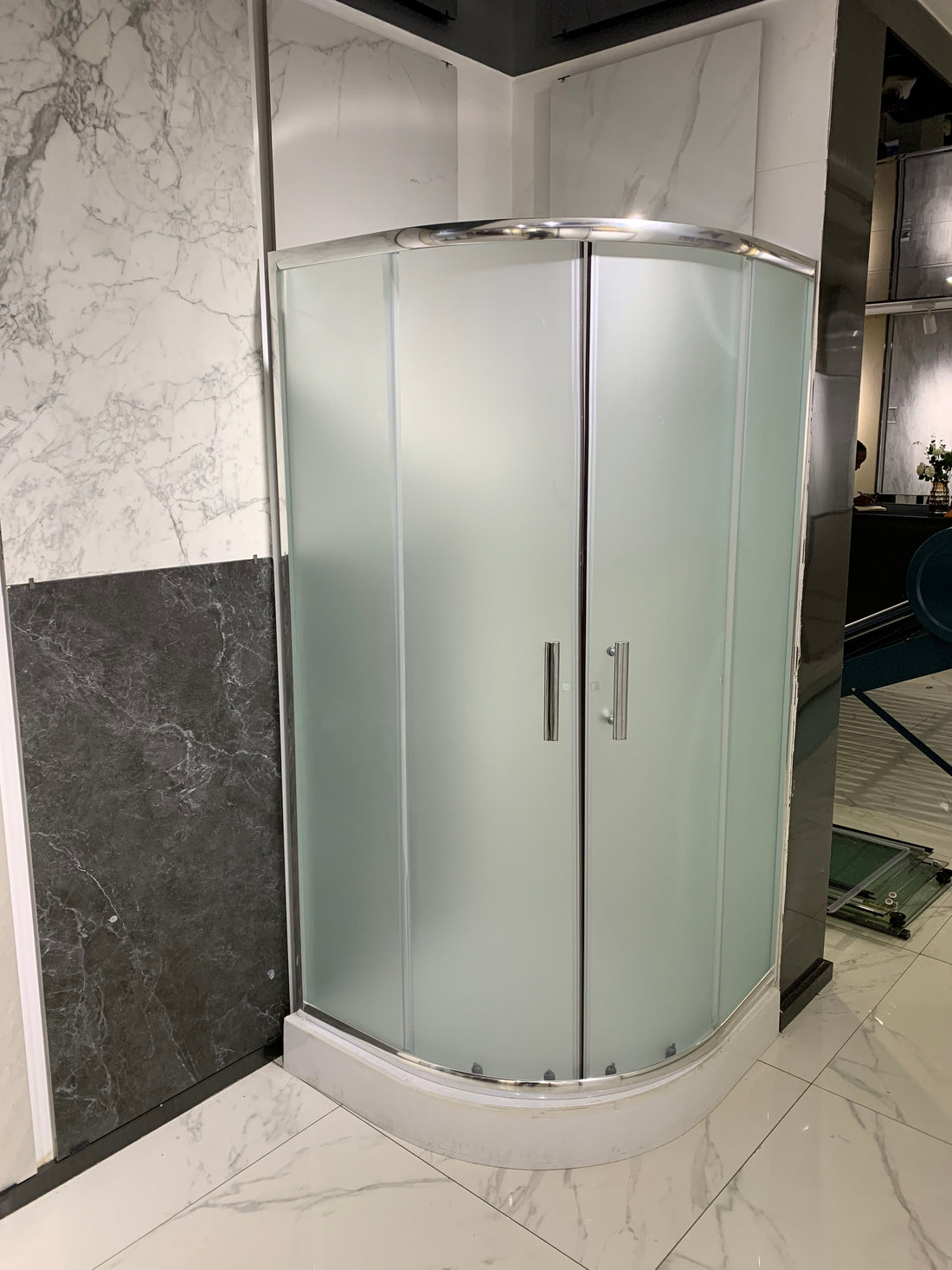 Curved shower cubicle – homart Kenya